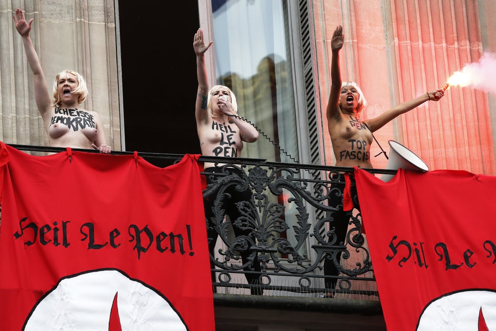 60 Stunning Photos Of Women Protesting Around The World Huffpost