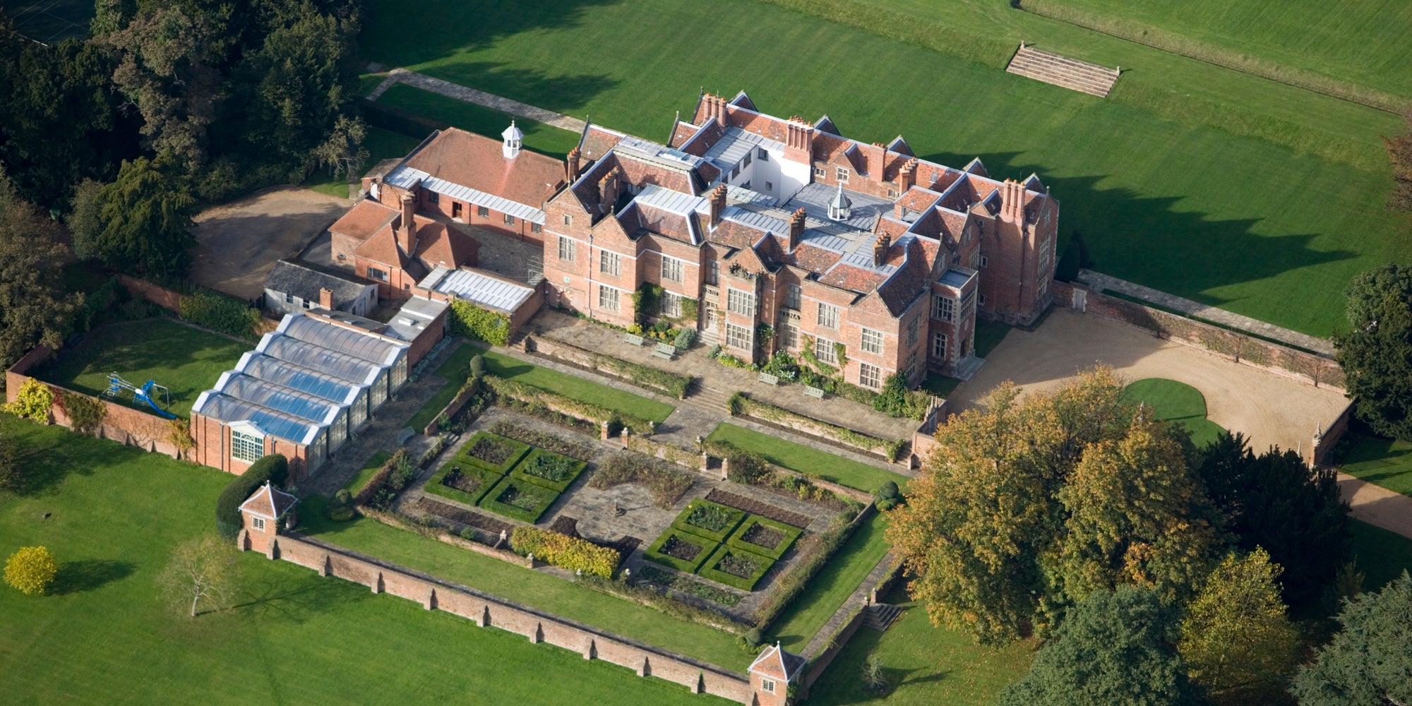 Where Is Chequers? And 7 Other Facts About Theresa May's Private ...