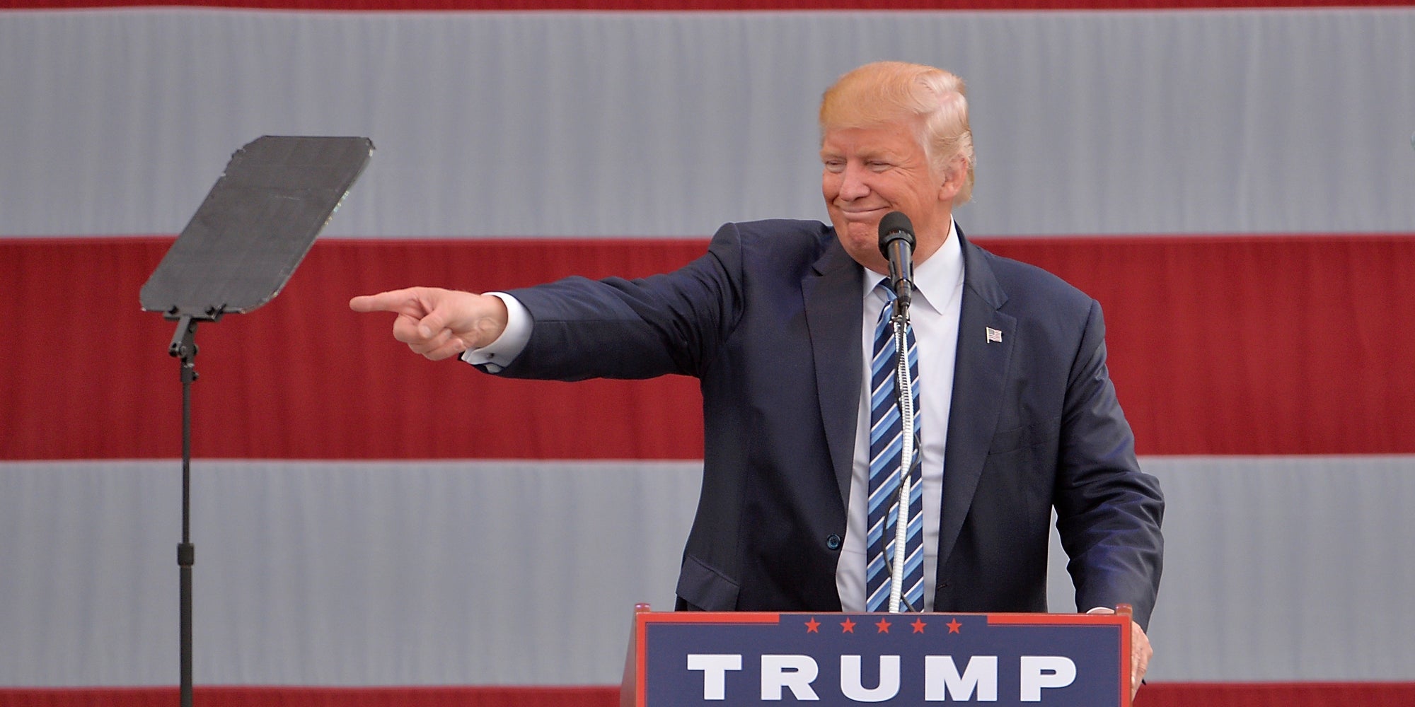 Donald Trump Dismantles Teleprompters At North Carolina Rally | The ...