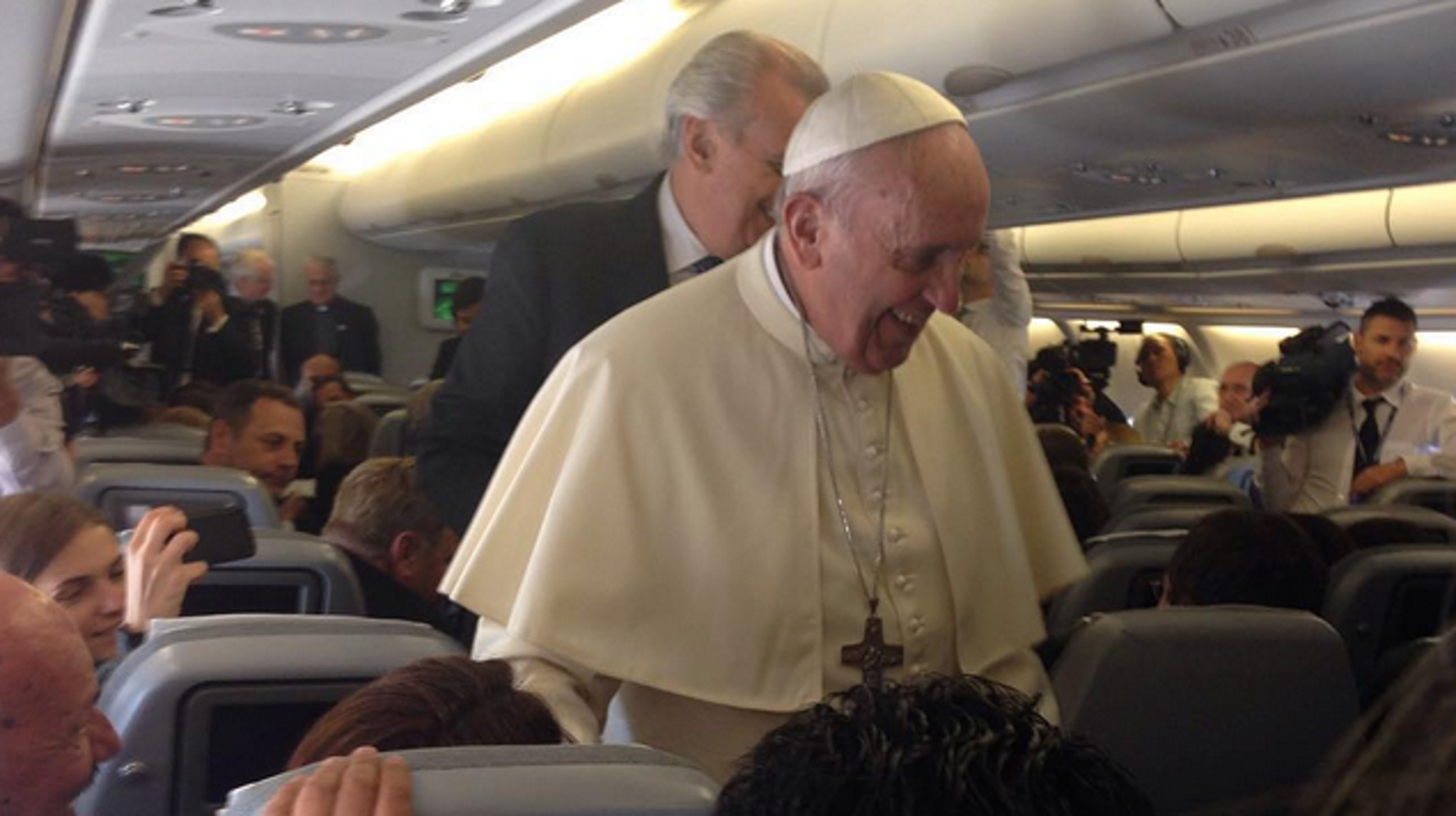 What It's Really Like To Travel Within The 'Papal Bubble' | HuffPost ...