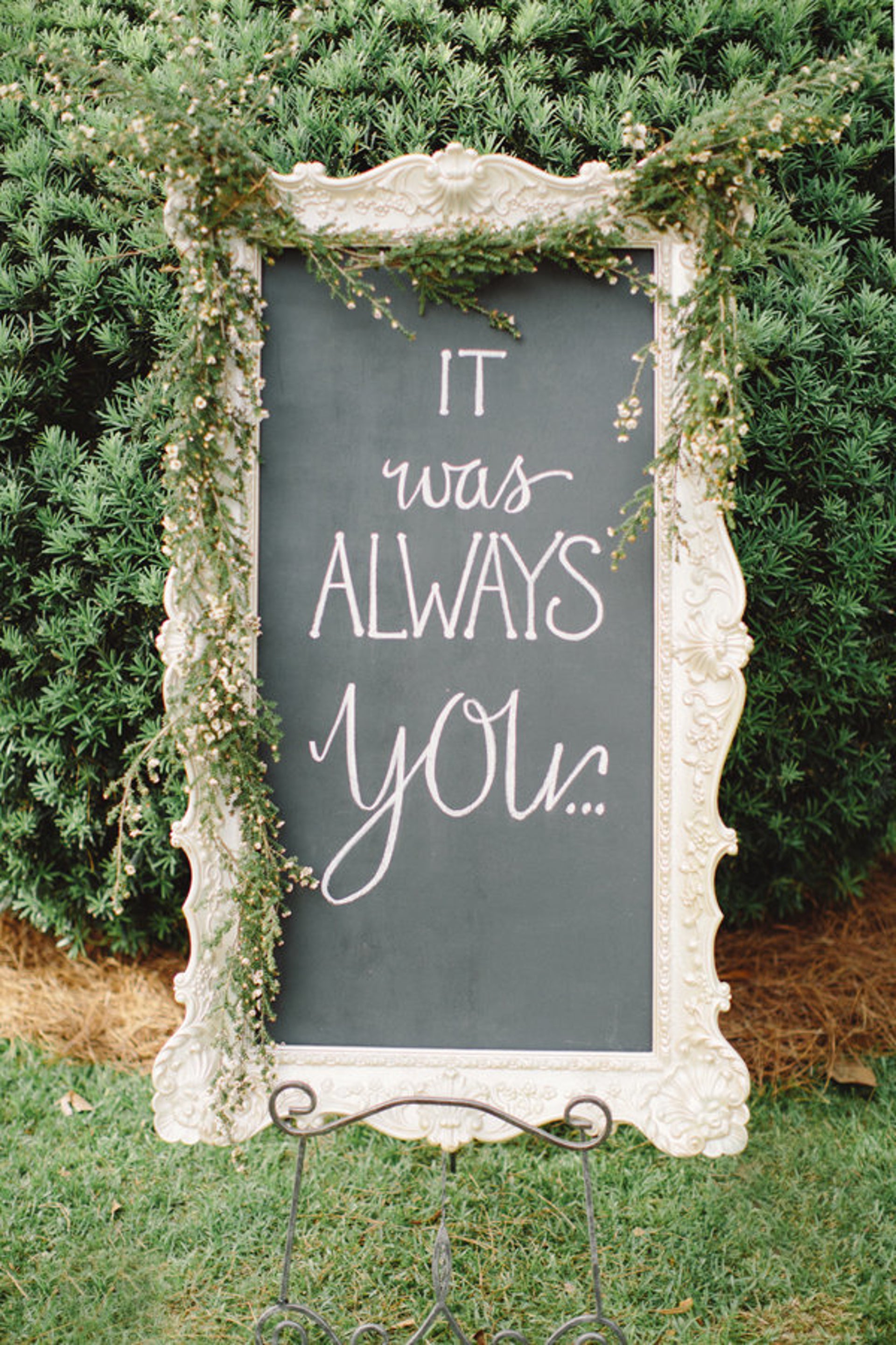 20 Cute And Clever Wedding Signs That Add A Little Somethin' To The ...