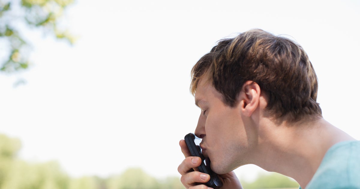 5 Ways Using Your Phone Less Can Improve Your Relationship (And How To ...