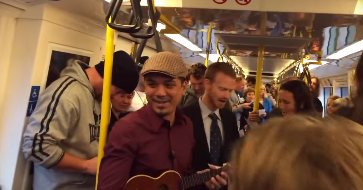 Subway Commuters Unite For Heartwarming Sing-Along | HuffPost Good News
