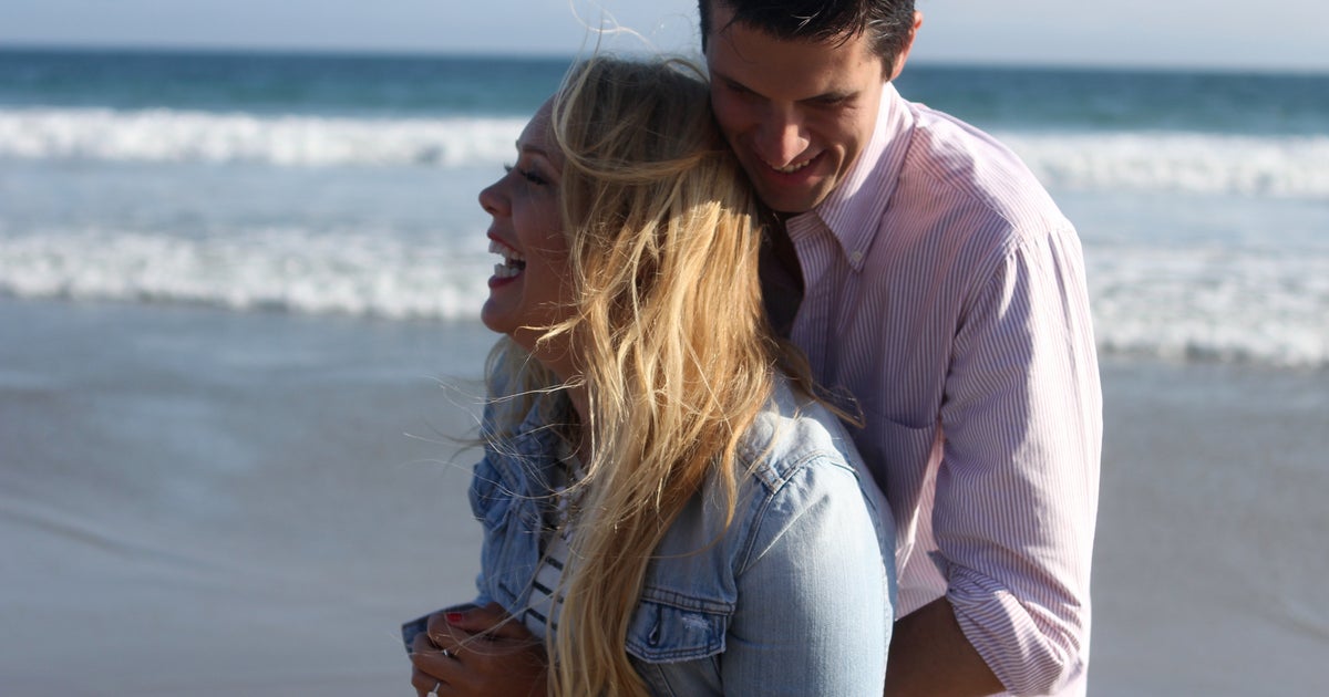 Annual Family Photo Had An Unexpected Ending For One Sweet Couple ...