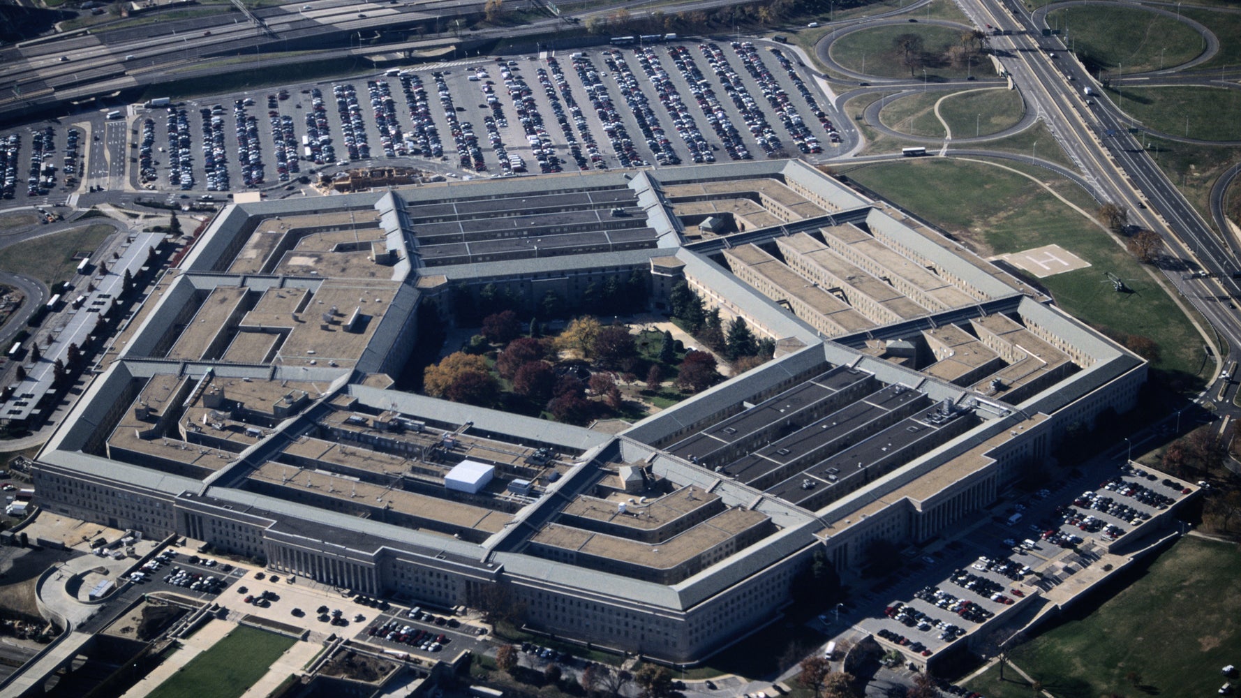 Russia Reportedly Hacked Pentagon Email System | HuffPost Latest News