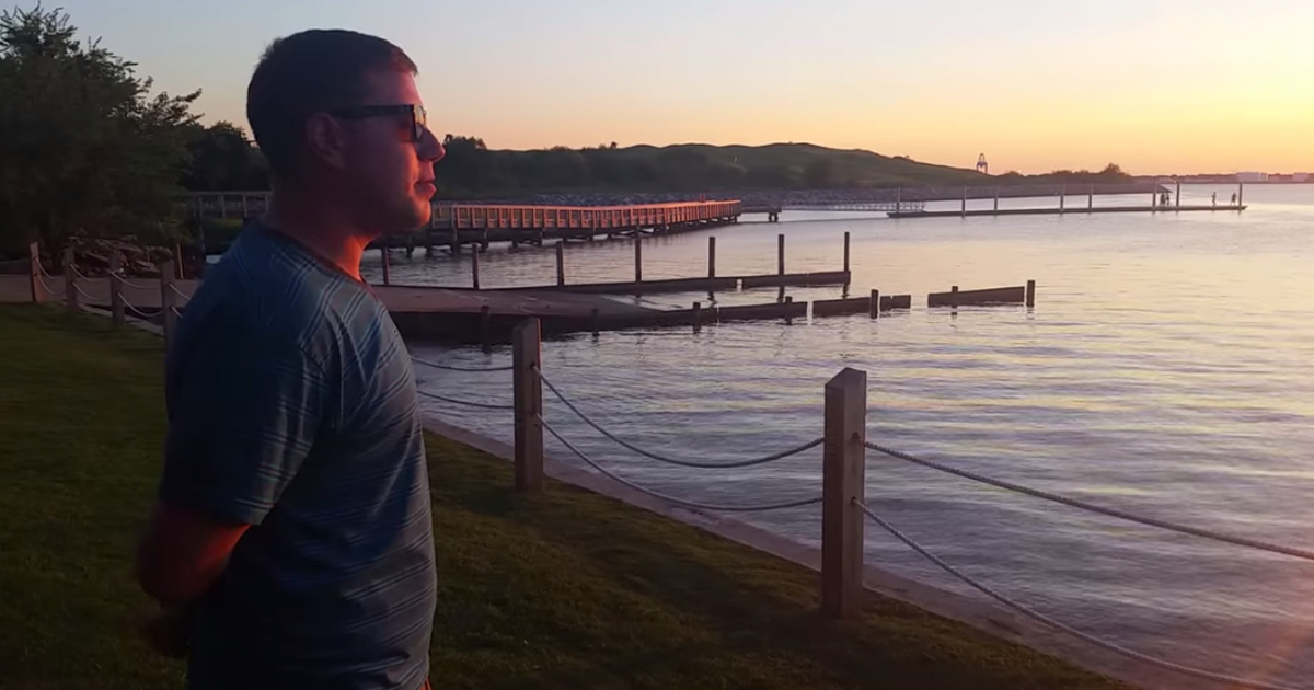 Colorblind Man Sees Sunset For First Time, And It's 'F*cking Cool ...