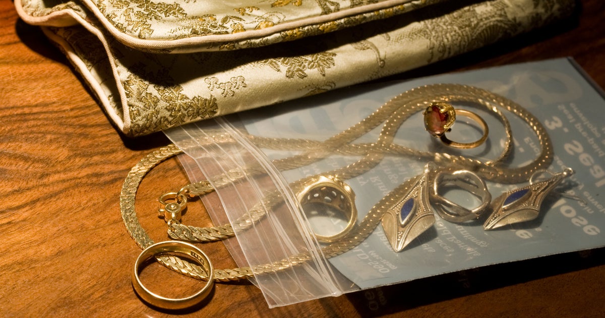 6 Family Heirlooms Worth More Than You Think | HuffPost Post 50
