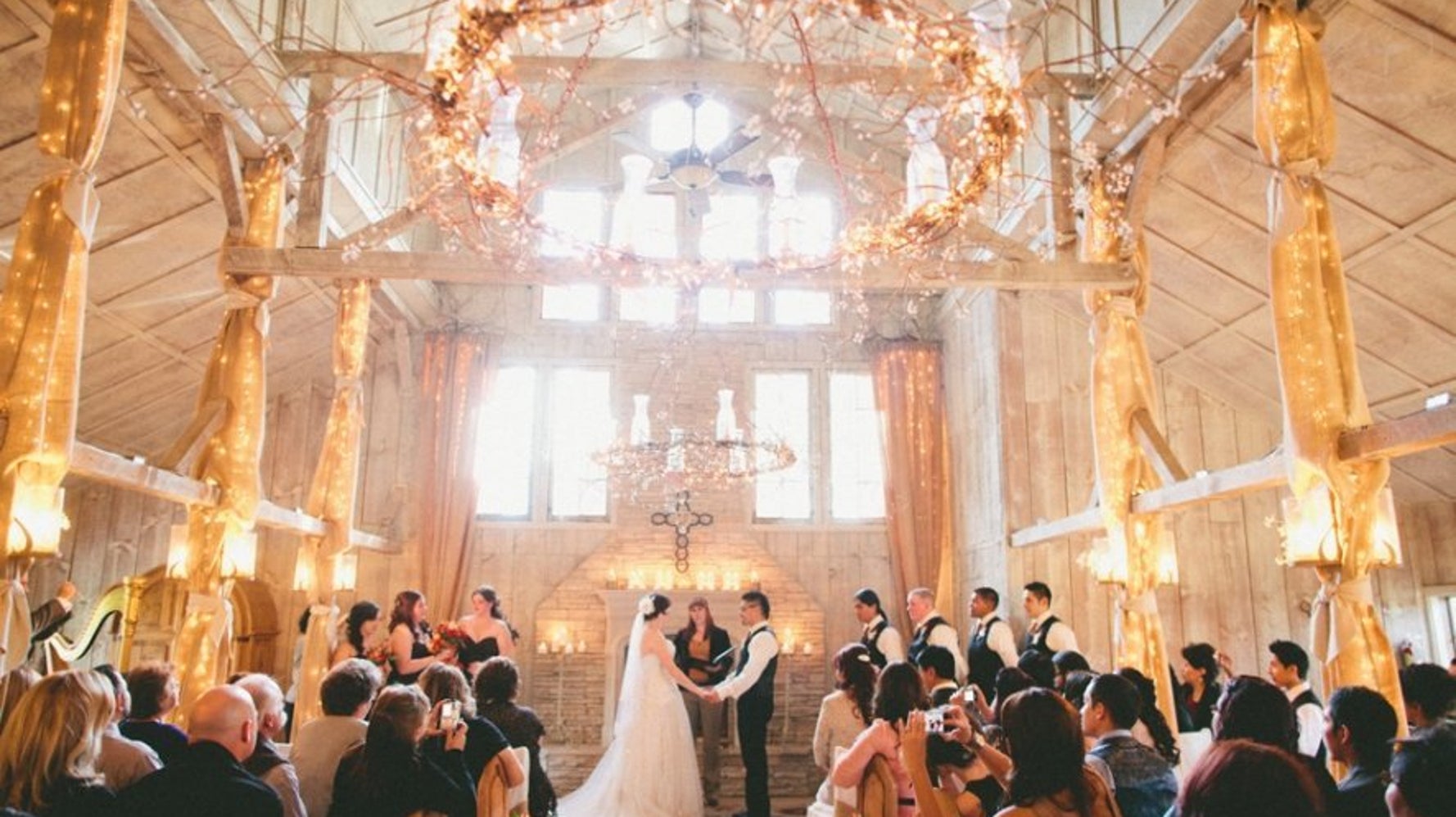 24 Wedding Ceremony Spaces That Make A Magical First Impression ...