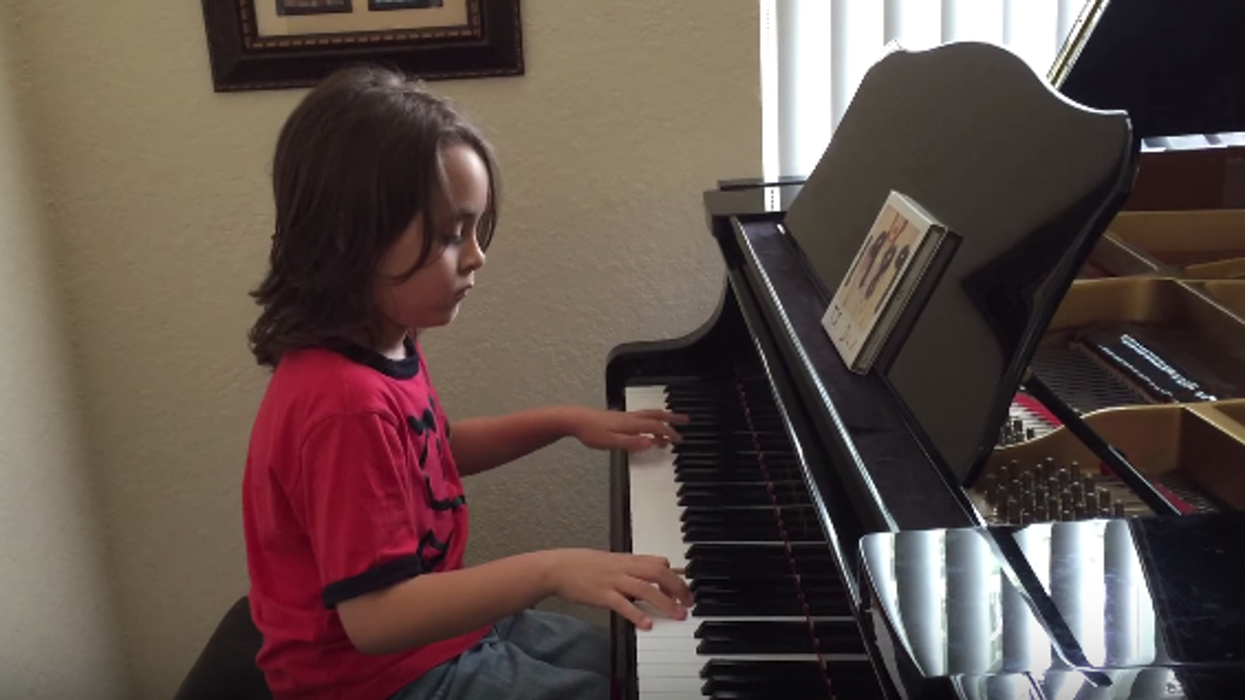 7-Year-Old With Autism Wows Taylor Swift With '1989' Piano Medley ...