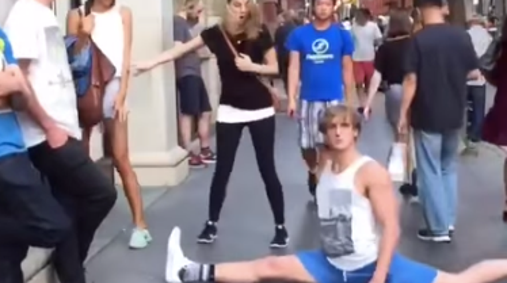Guy Freaks Out People By Randomly Breaking Into The Splits | HuffPost ...