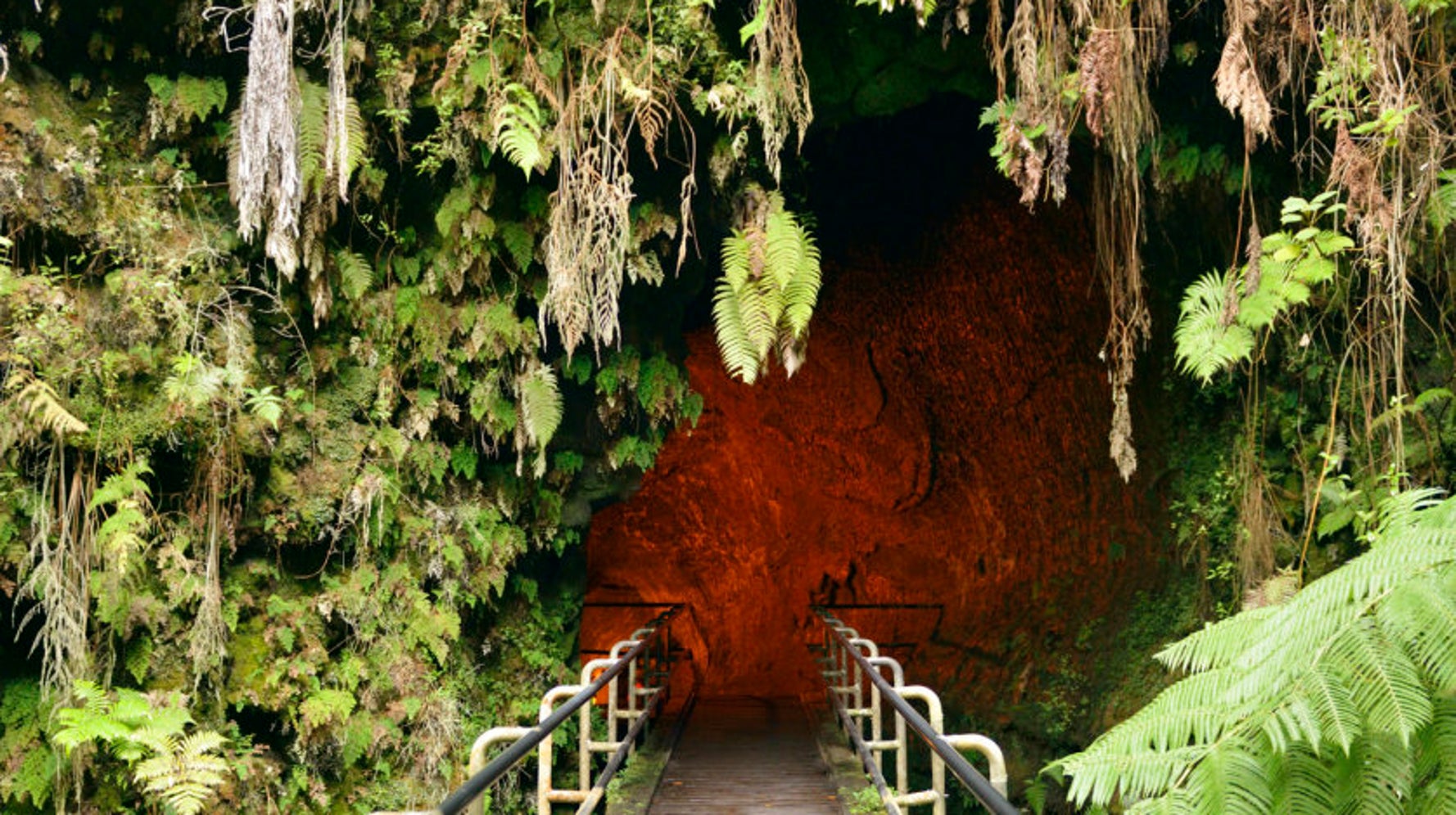 7 Of America's Most Eerily Beautiful Lava Tubes | HuffPost Life