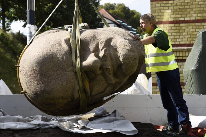 Giant Lenin Head Unearthed | HuffPost The WorldPost