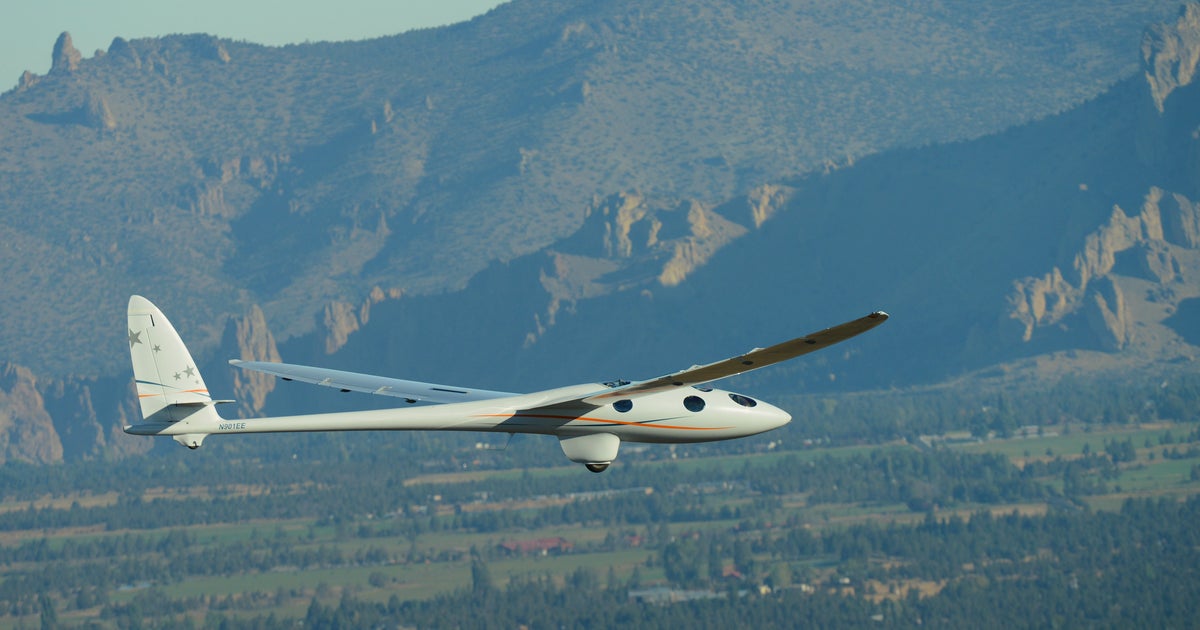 Engineless Glider Takes First Historic Flight, On Way To Edge Of Space ...