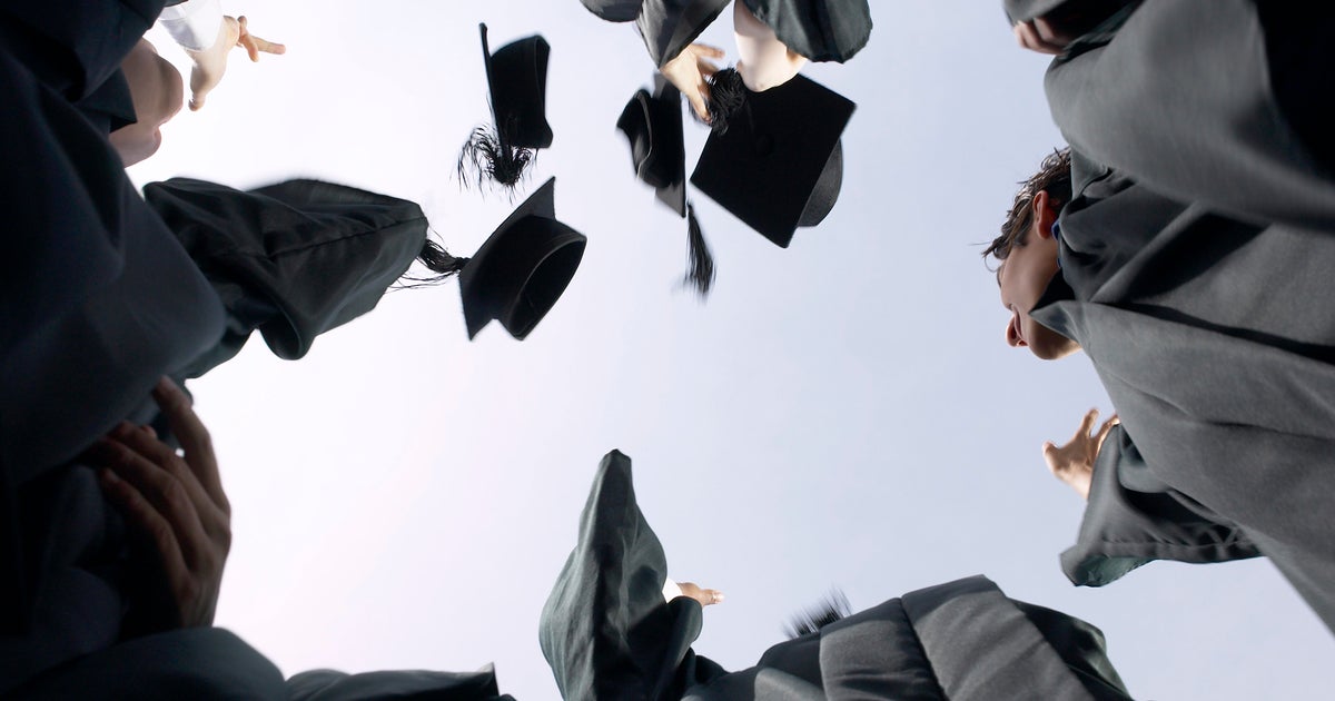 New Data Shows Poor Students Are Still Struggling To Graduate College ...