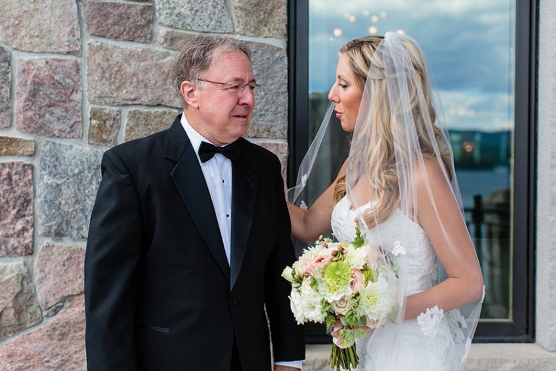 24 Emotional Dads At Weddings Who Wore Their Hearts On Their Sleeves ...