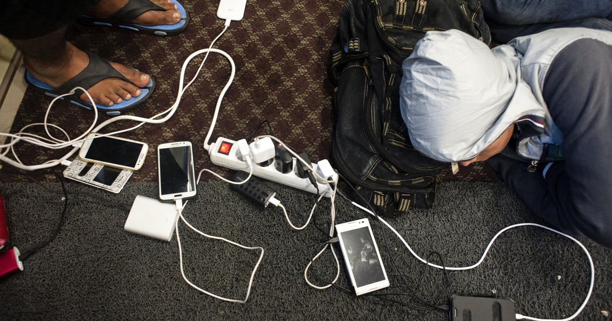 A Digital Survival Guide For The Modern Refugee | HuffPost The WorldPost
