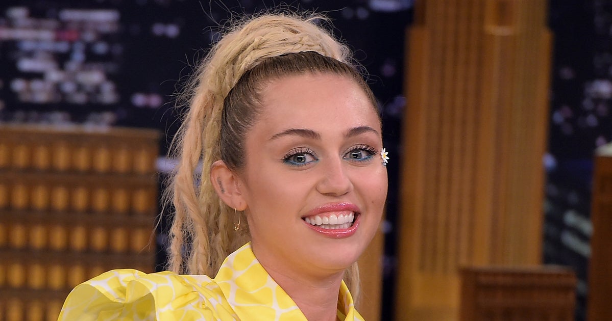 Miley Cyrus Talks Leonardo DiCaprio Vaping At 'SNL 40,' Plays 'Would ...