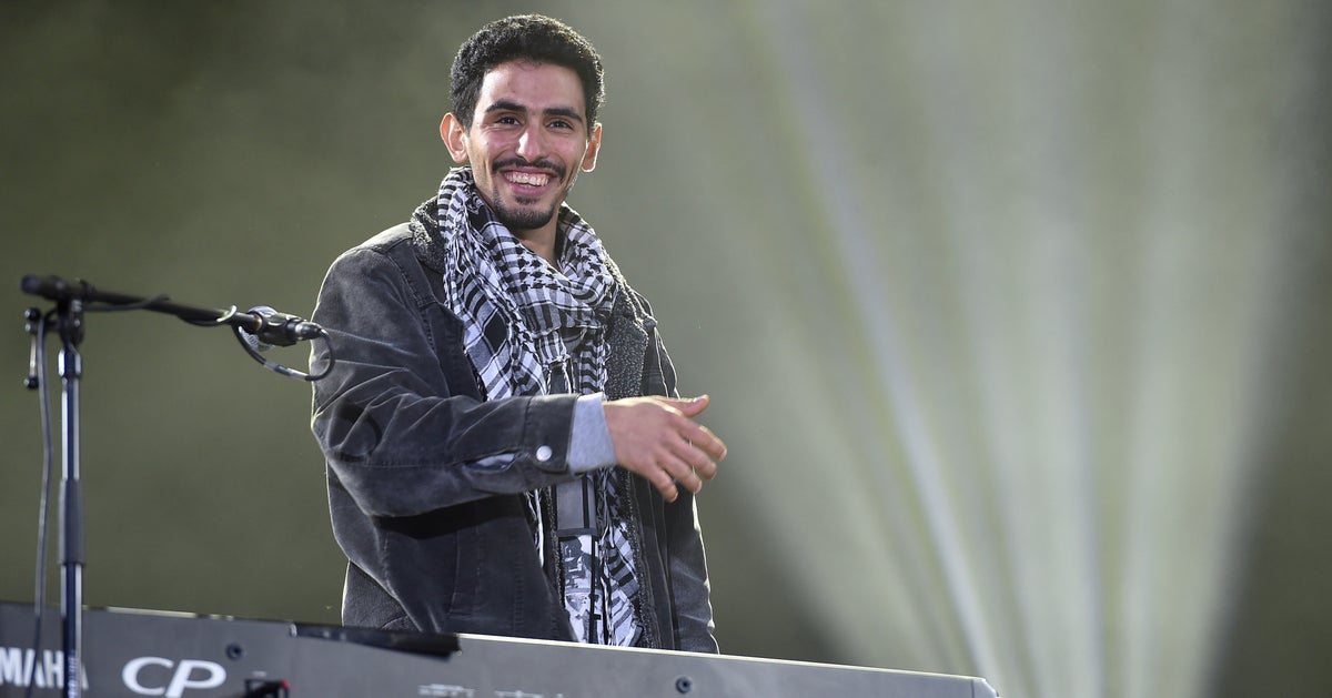 Syria's Piano Man Performs To Thousands In Munich | HuffPost The WorldPost