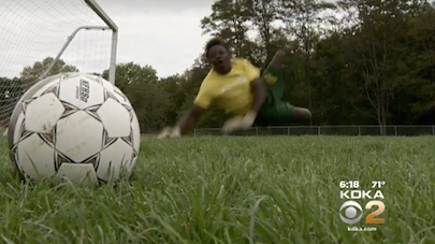 Goalie Born Without Lower Legs Is A Winner On High School Soccer Team ...