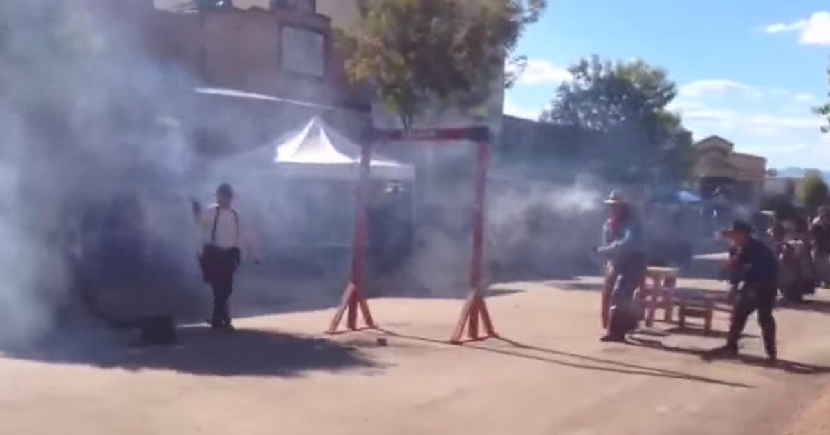 2 Shot During 'Old West' Gunfight Reenactment In Tombstone, Arizona ...