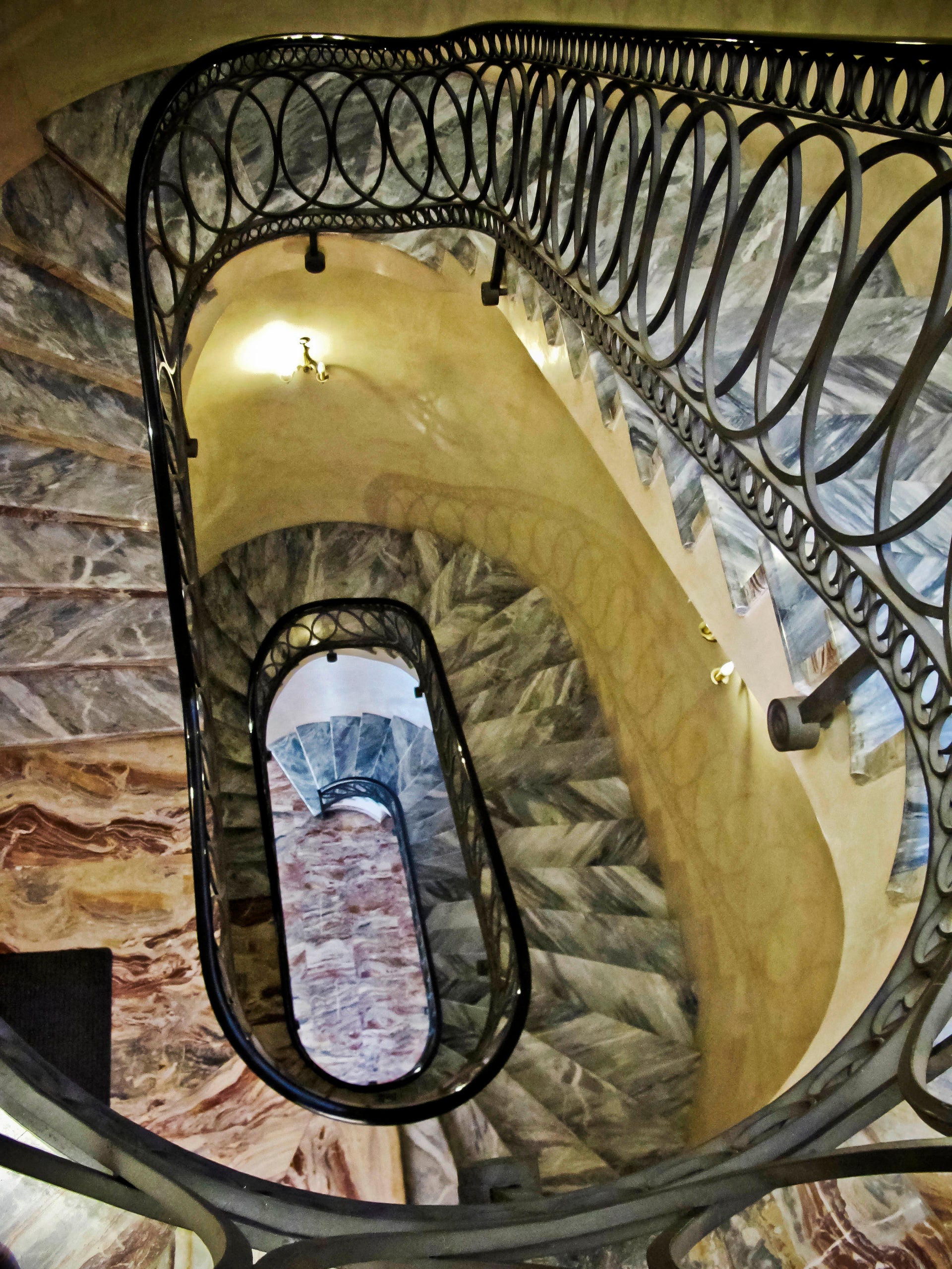 25 Of The Most Beautiful Staircases That Have Ever Existed | HuffPost Life