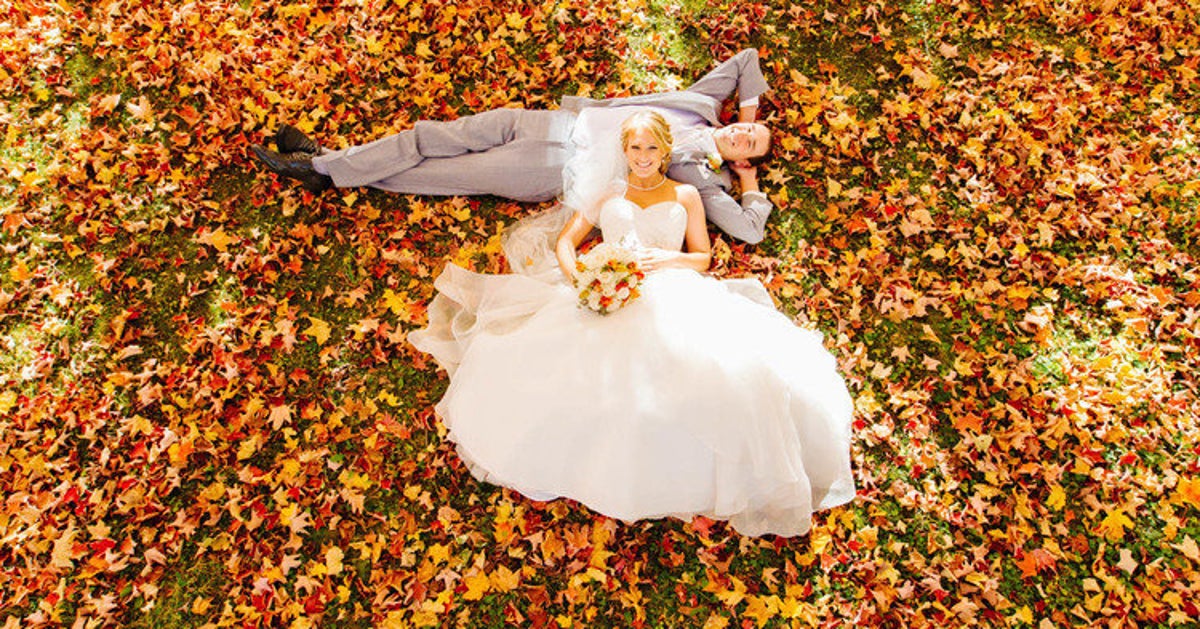 This Gorgeous Wedding Photo Captures Fall In All Its Glory | HuffPost Life