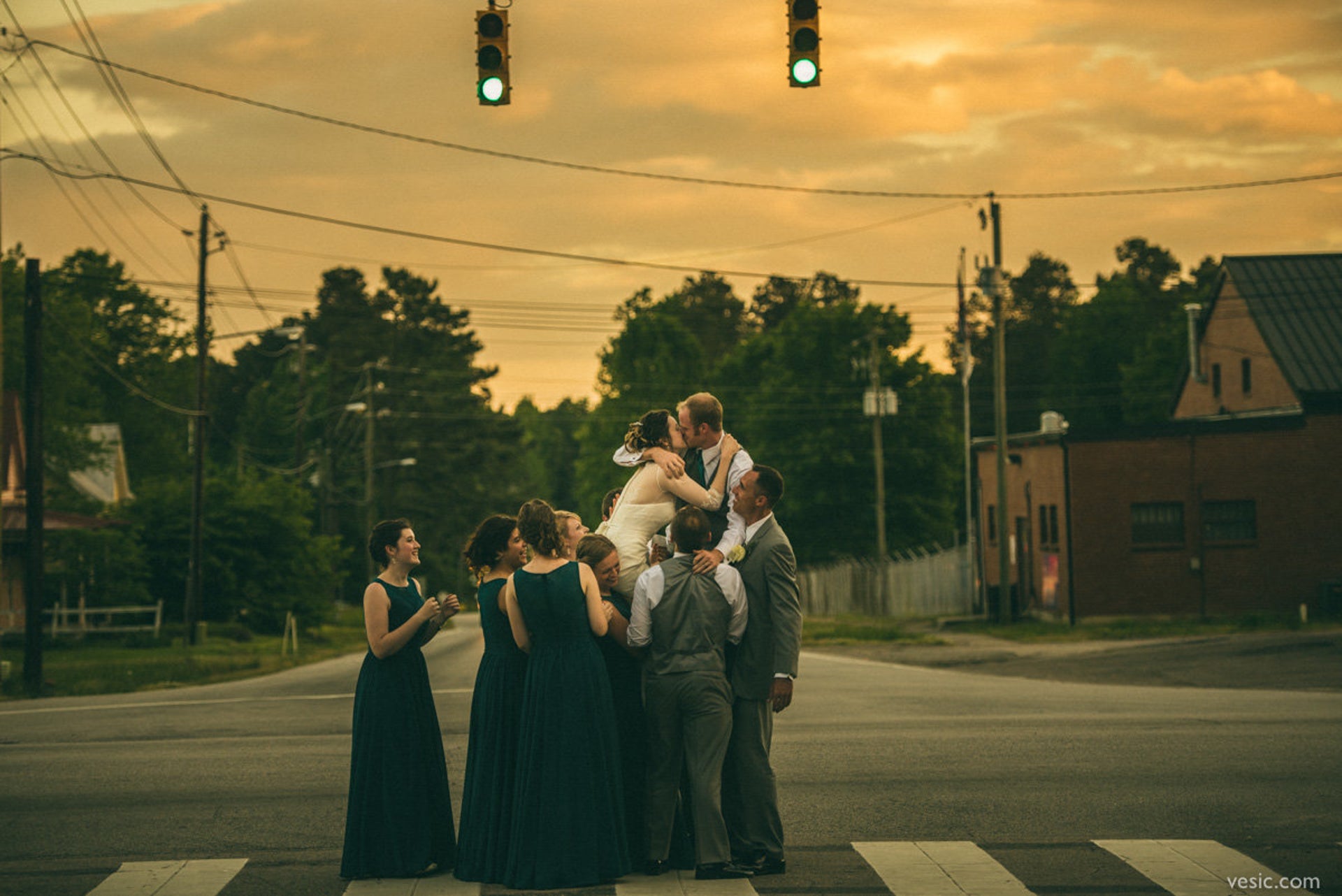 22 Fun Photo Ideas That Put The 'Party' In Wedding Party | HuffPost Life