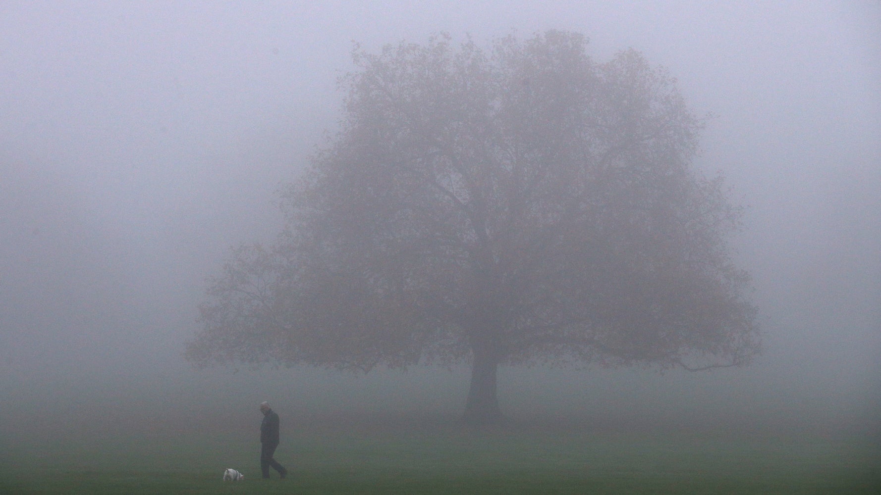 Photos Of The Eerie Fog That Left European Landmarks Unrecognizable ...