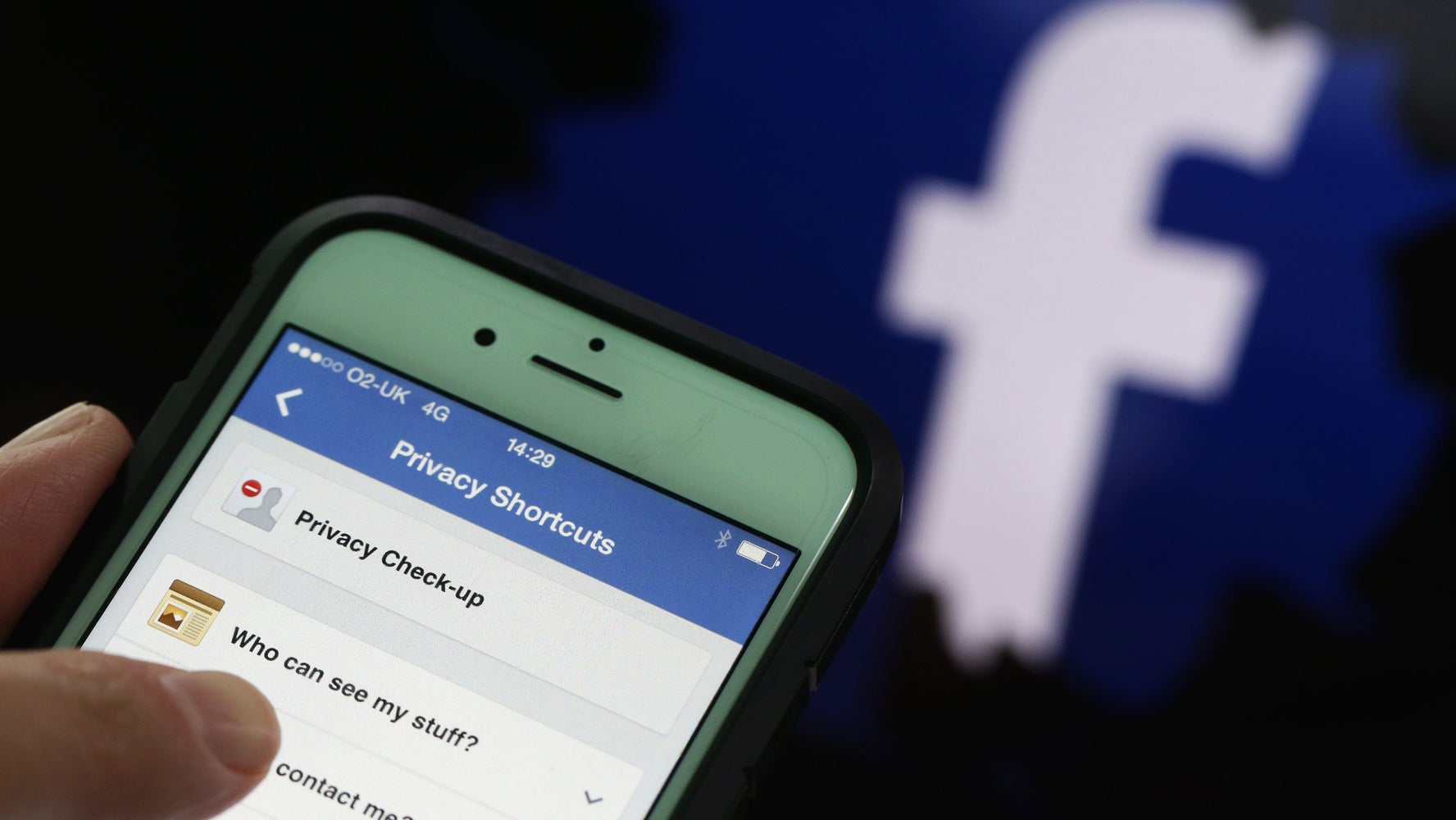 Facebook To Launch News App With CNN, Mashable, CBS, Washington Post As ...