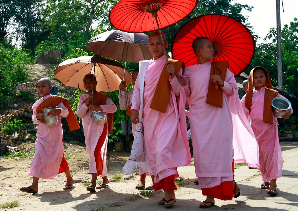 Daily Life In Myanmar: Photos Capture Country's Timeless Beauty ...