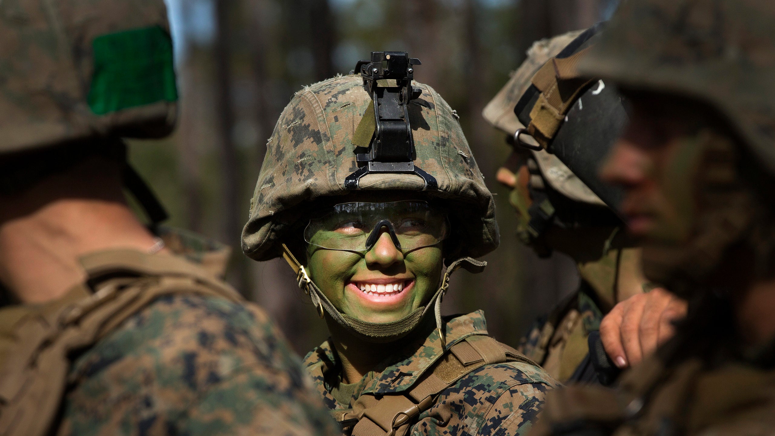 33 Powerful Photos Of Military Women Serving Their Country | HuffPost Women