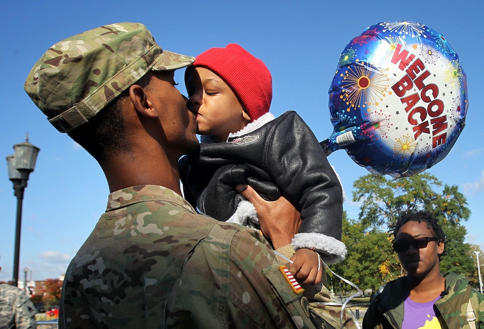 These Military Homecoming Photos Show Why Veterans Day Is Worth ...