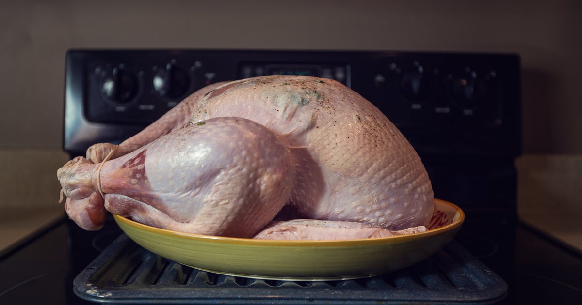 How To Truss A Turkey Like A Thanksgiving Boss | HuffPost Life