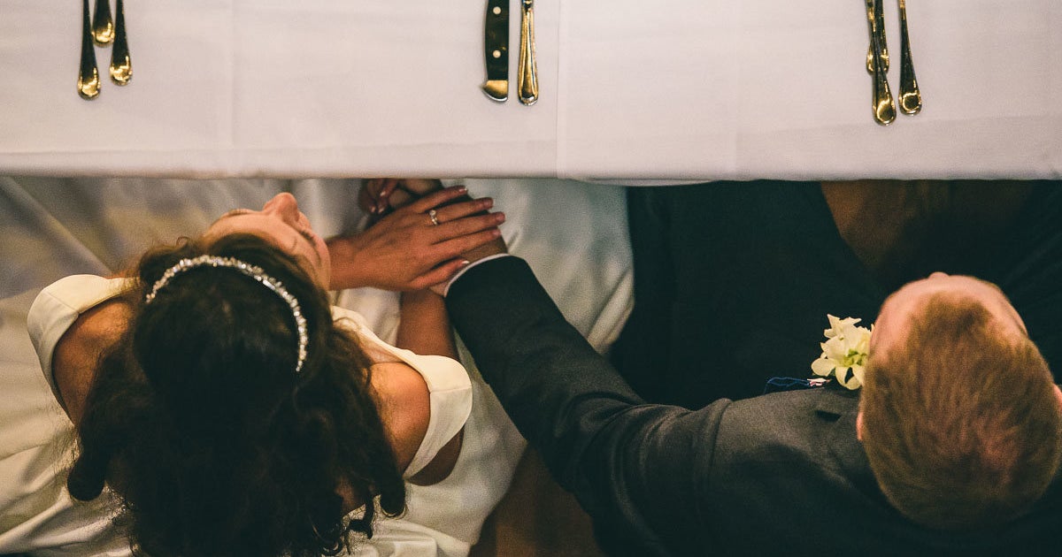 25 Intimate Wedding Photos That Capture The Romance Of The Big Day ...