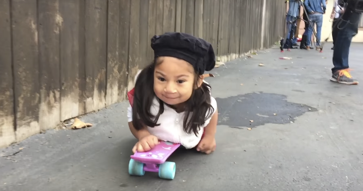 Stranger Helps 4-Year-Old Born Without Legs After Wheelchair Theft ...