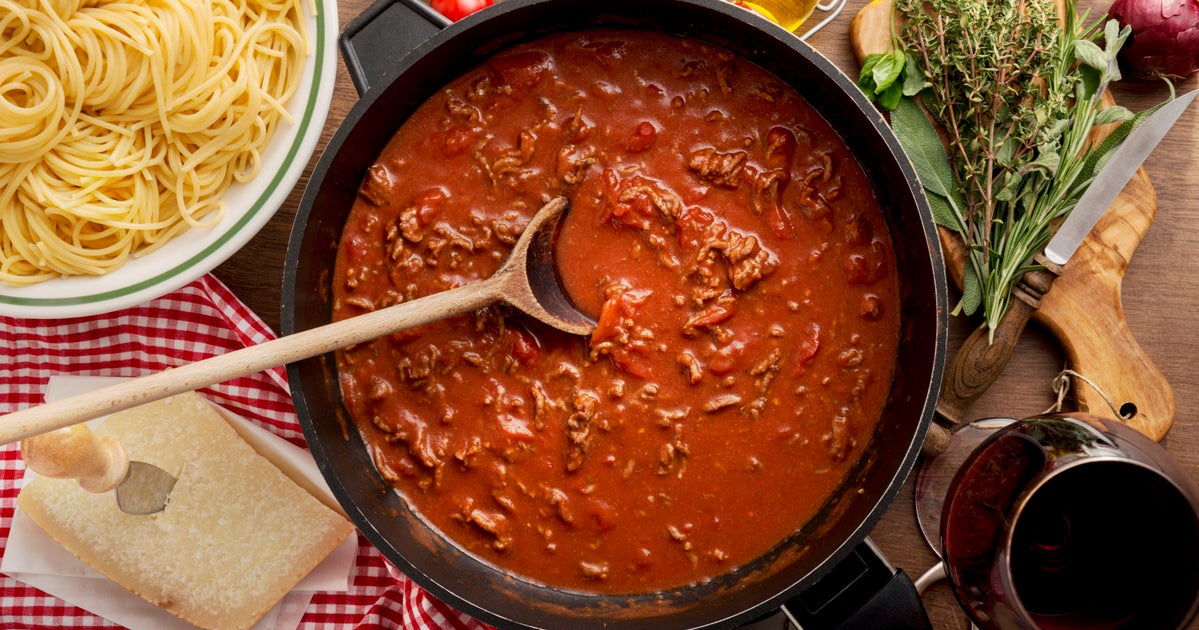 Pasta Sauce Recipes For People Who Cook Way Too Much Pasta | HuffPost Life