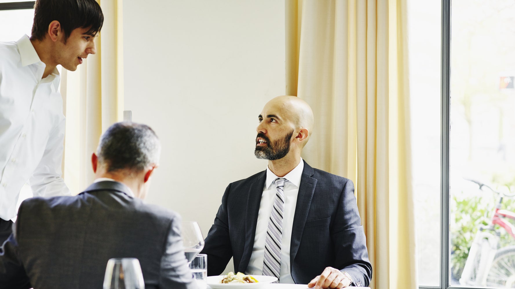 Who Tips Better: Democrats Or Republicans? | HuffPost Latest News