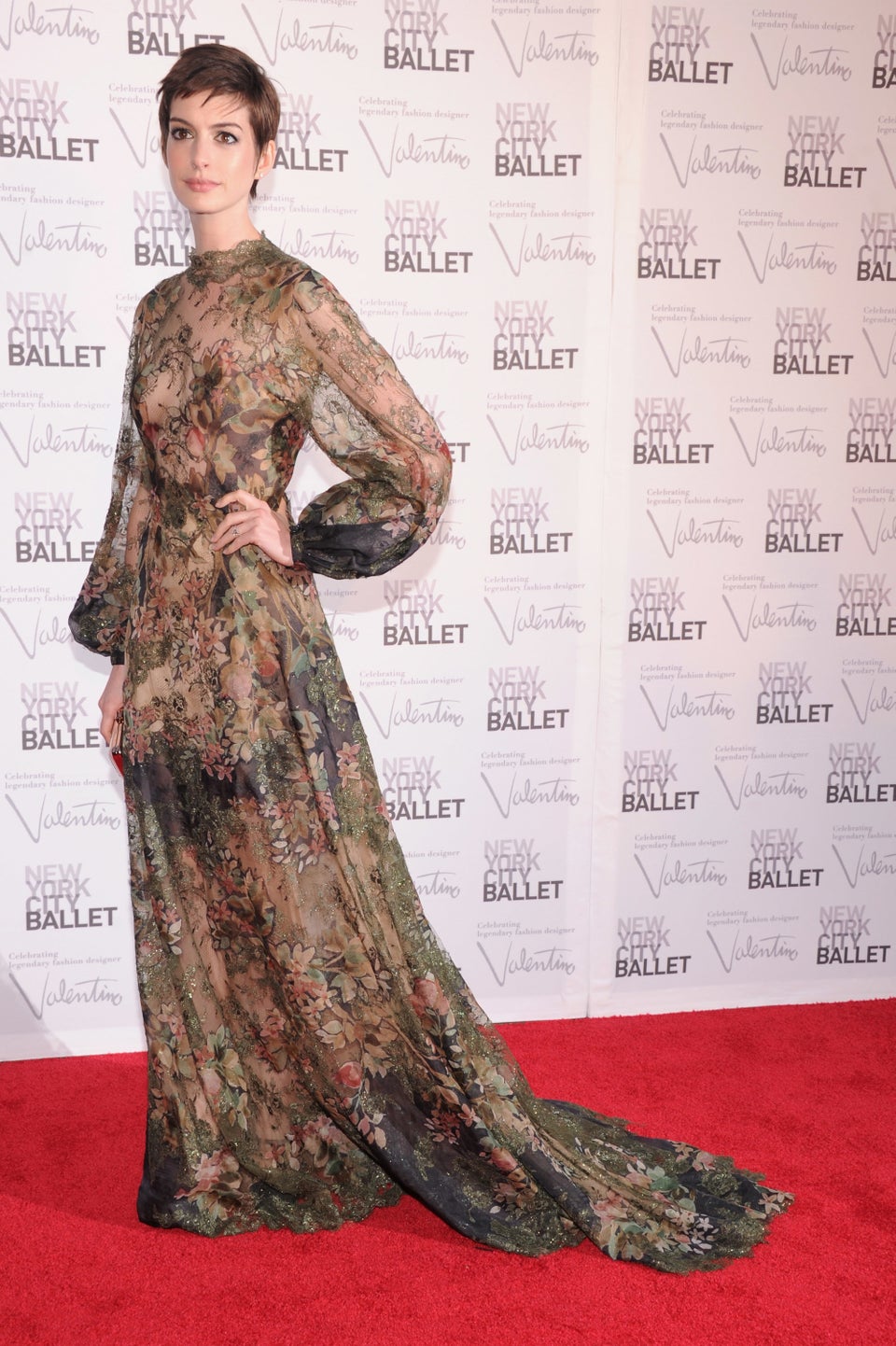 Anne Hathaways Style Has Gone From Safe To Sexy Huffpost Life