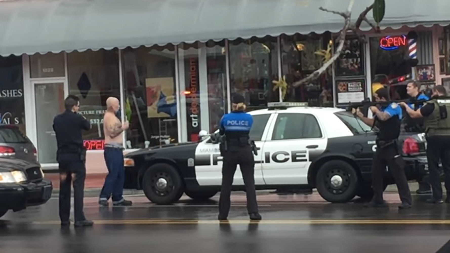 Police Fatally Shoot Shirtless Bank Robbery Suspect On Video | HuffPost ...