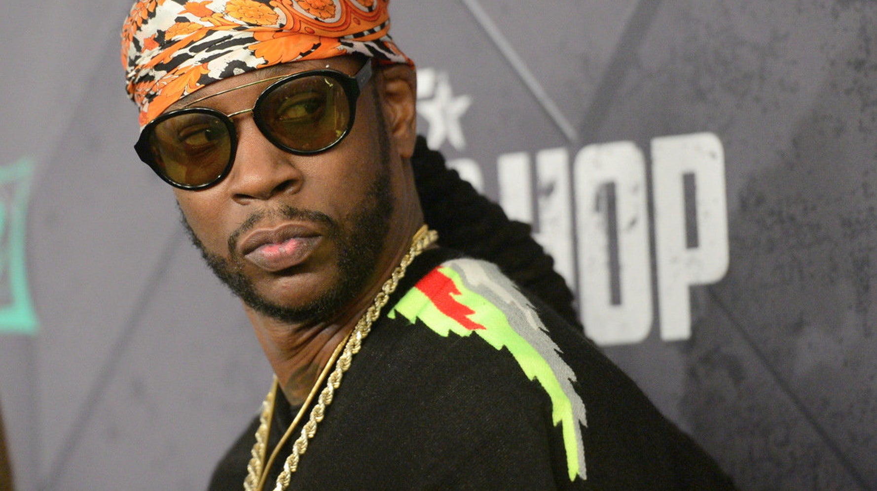 Rapper 2 Chainz Just Proved Black Santa Claus Is Real | HuffPost