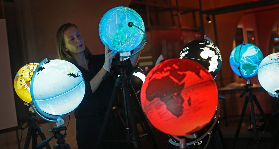 What It Looks Like To Step Inside The Internet | HuffPost Life