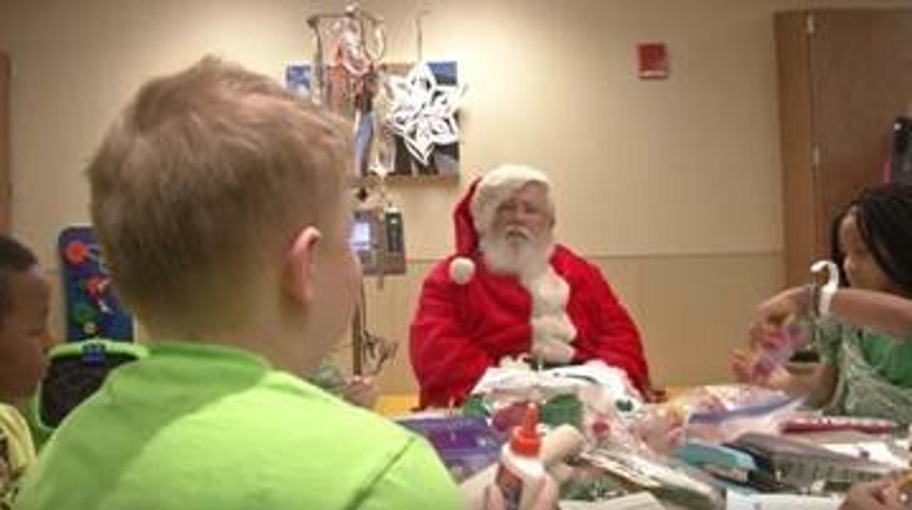 'Santa' Facing Leg Amputation Gets Christmas Miracle From Doctors ...