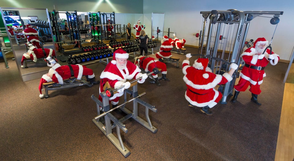 Santas Hit The Gym To Prep For Aerobic Christmas | HuffPost Weird News