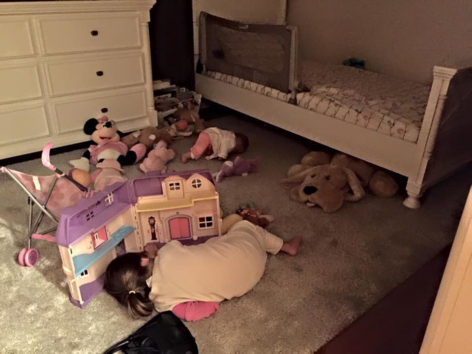 33 Photos That Show The Nightmare That Is Bedtime | HuffPost Life