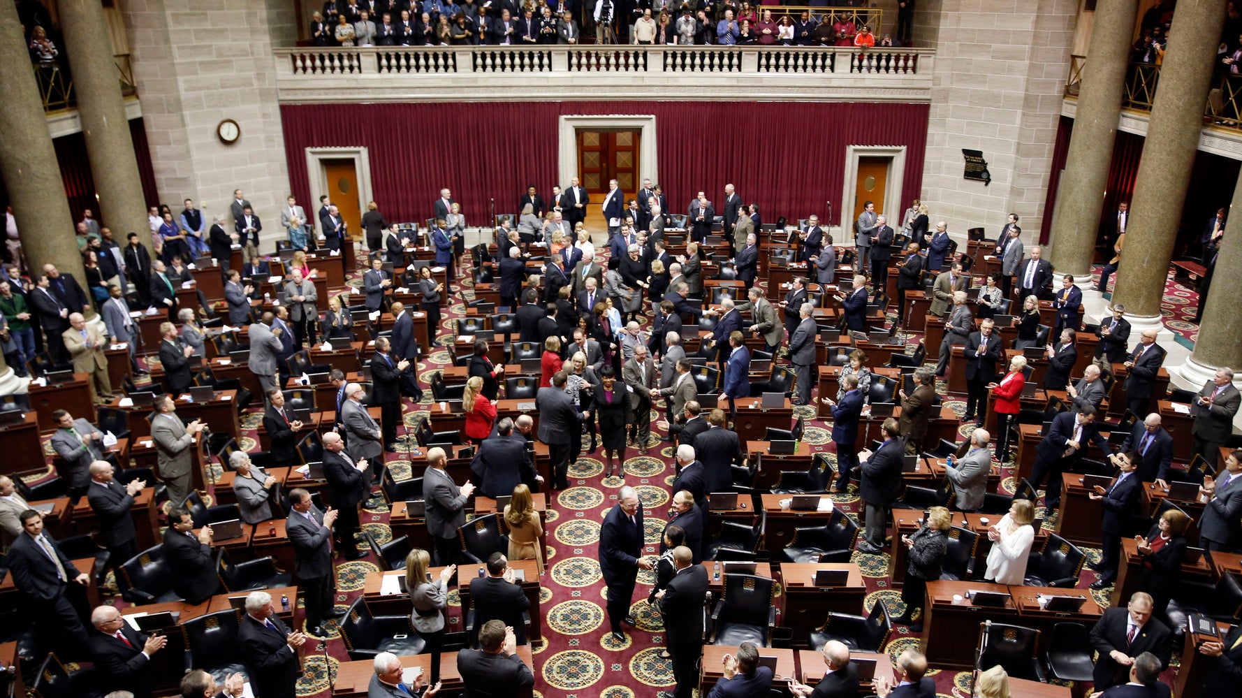 Missouri Bill Redefines Hot Lobbyist-On-Lawmaker Action As A 'Gift ...
