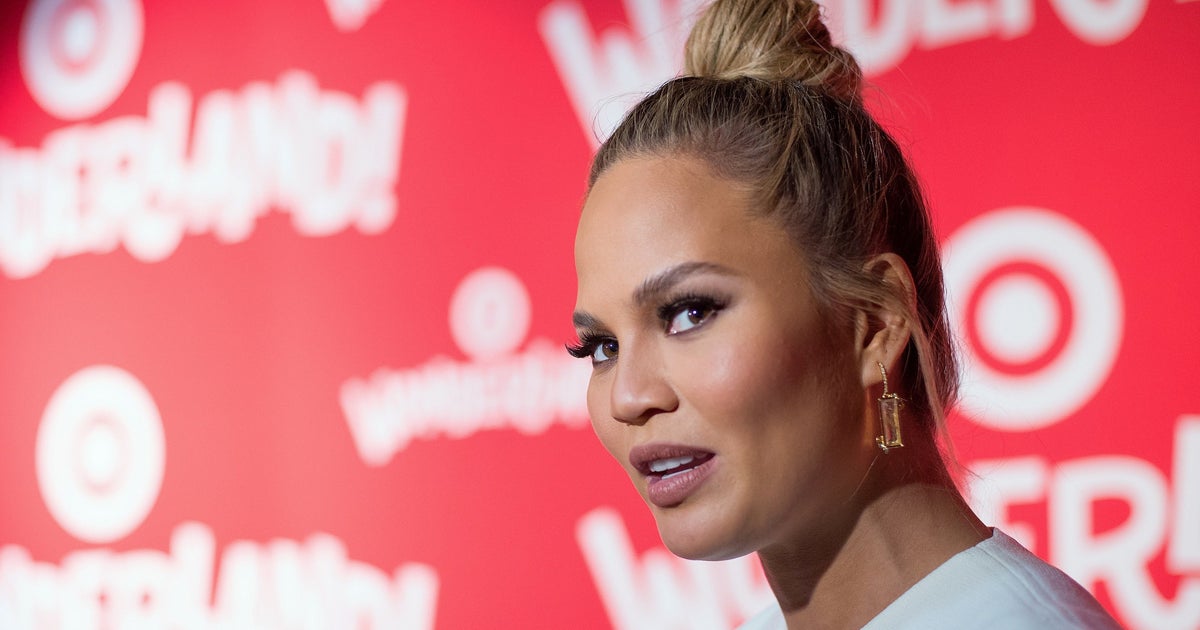 Chrissy Teigen Tweets Exactly What You're Thinking About The Nicki ...