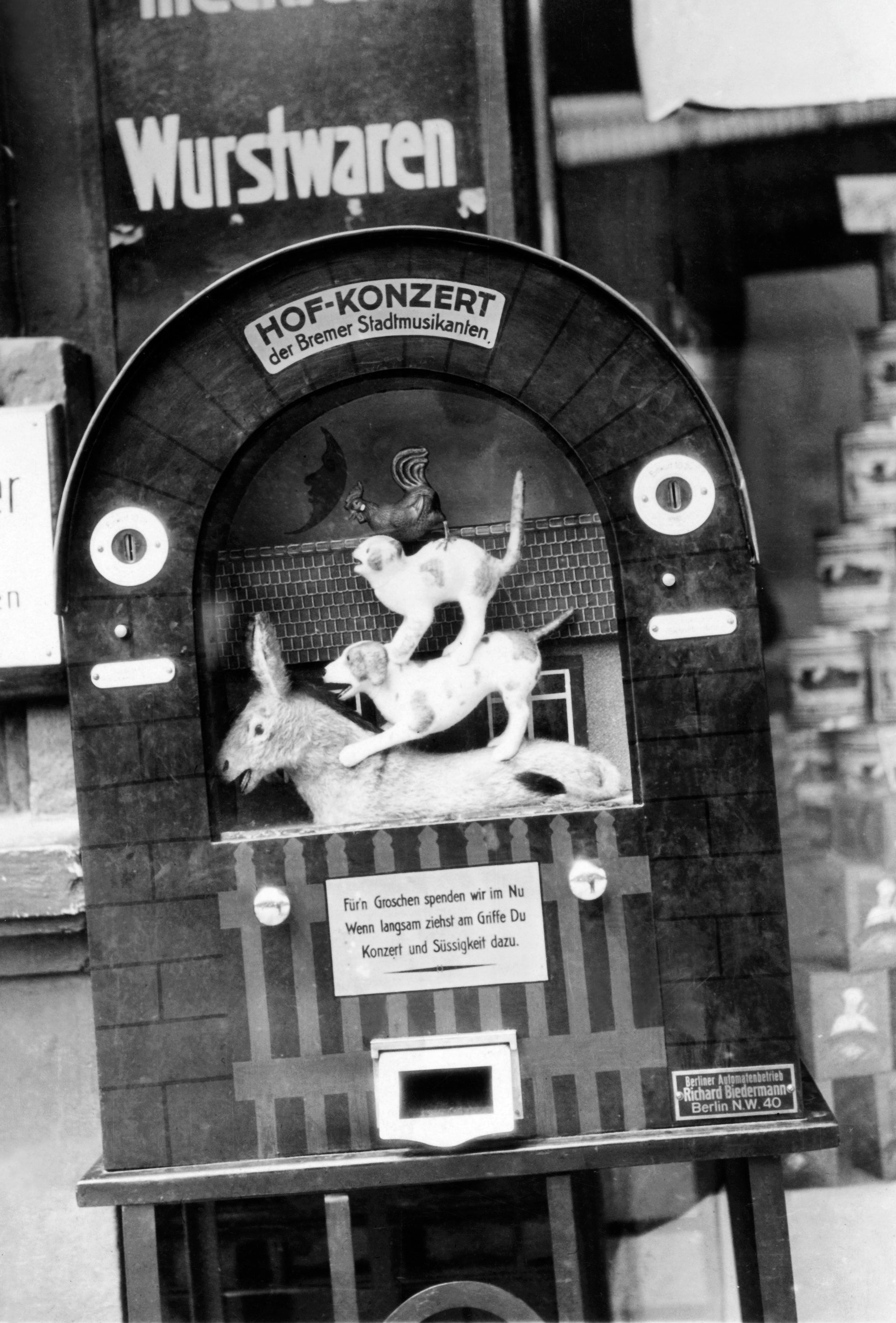 23 Wild Vending Machines You'll Wish Were Still Around | HuffPost Life