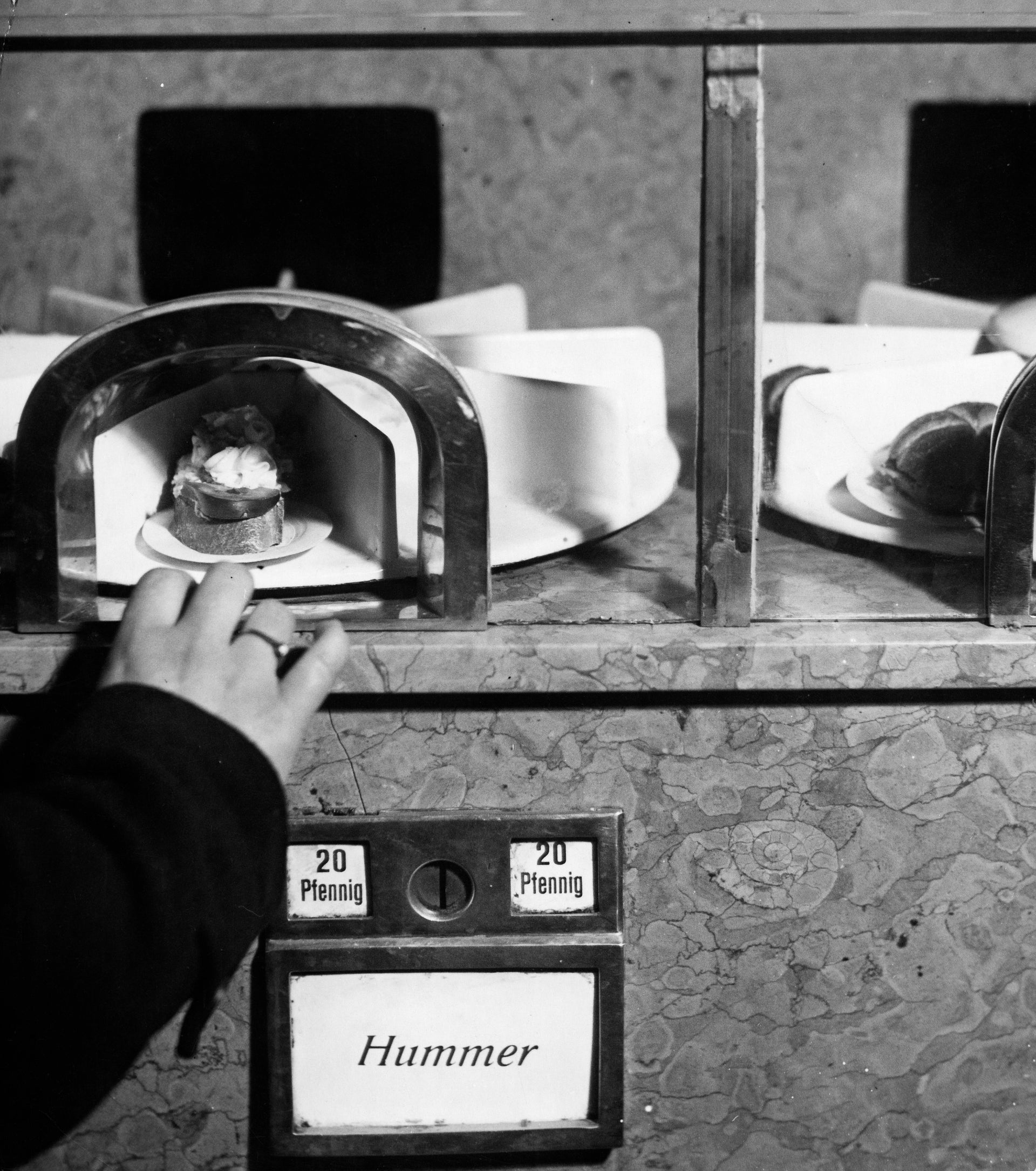 23 Wild Vending Machines You'll Wish Were Still Around | HuffPost Life