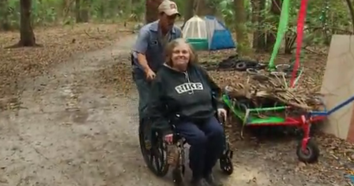 Homeless Couple’s Love Story Leads To $20,000 In Wedding Donations ...