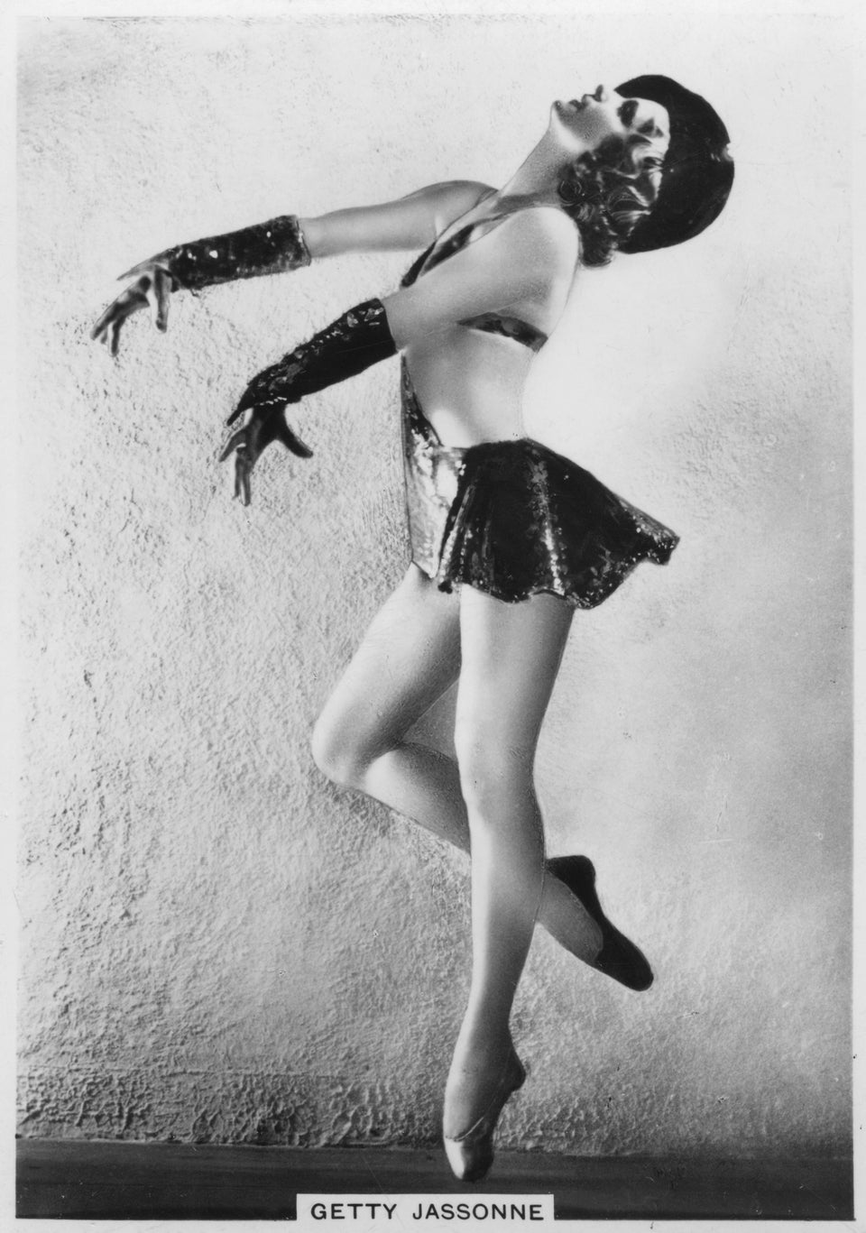 Your Visual Guide To The Timeless Queens Of Pin Up Huffpost Uk Culture And Arts